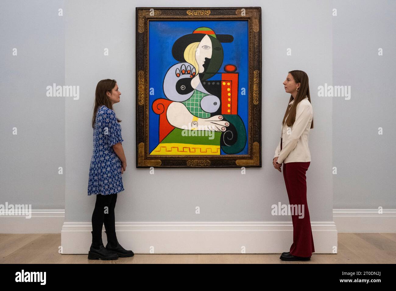 Femme a la montre -Fotos und -Bildmaterial in hoher Auflösung – Alamy