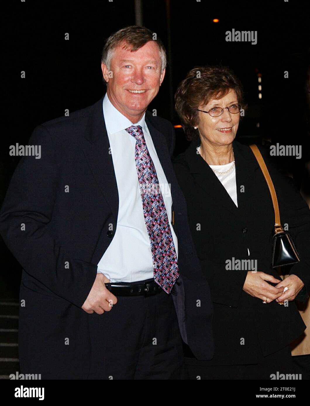 Aktenfoto vom 12.09.2001 von Sir Alex Ferguson mit seiner Frau Cathy ...