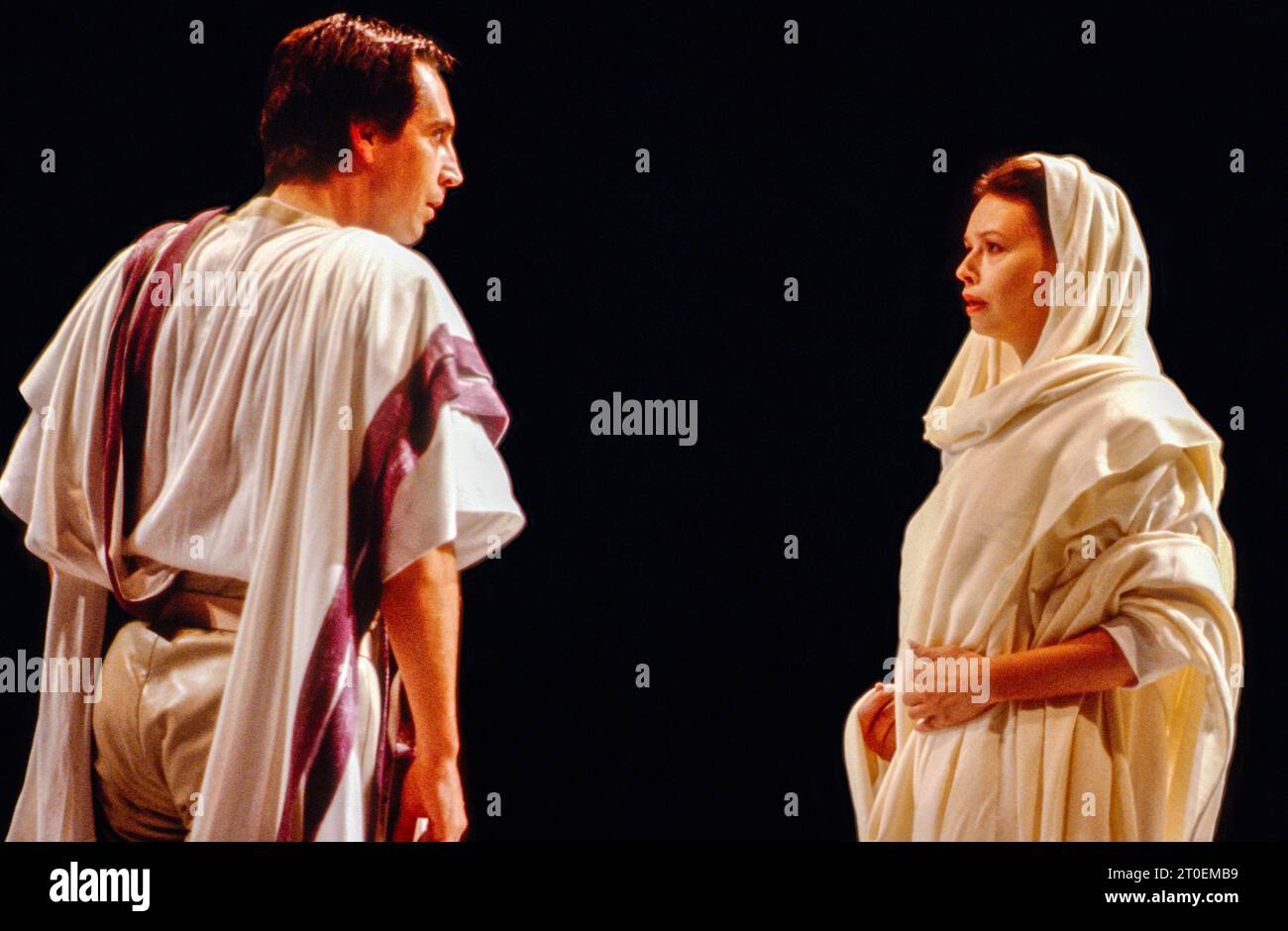 Jonathan Hyde (Octavius Caesar), Penelope Beaumont (Octavia) in ANTONY UND CLEOPATRA von ...