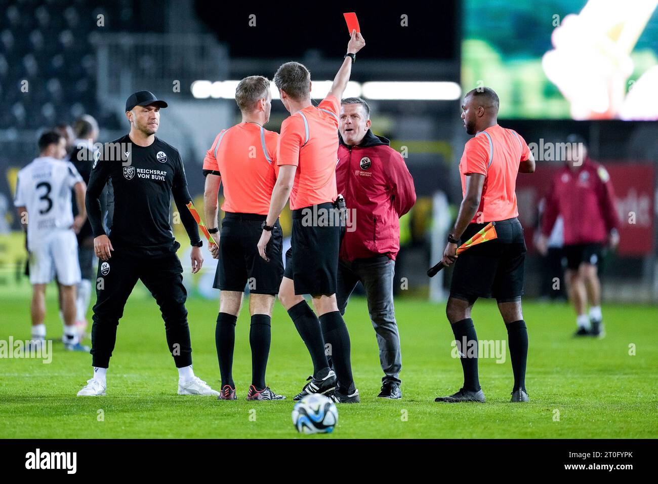 Sandhausen, Deutschland. Oktober 2023. v.li.: Danny Galm (Trainer ...