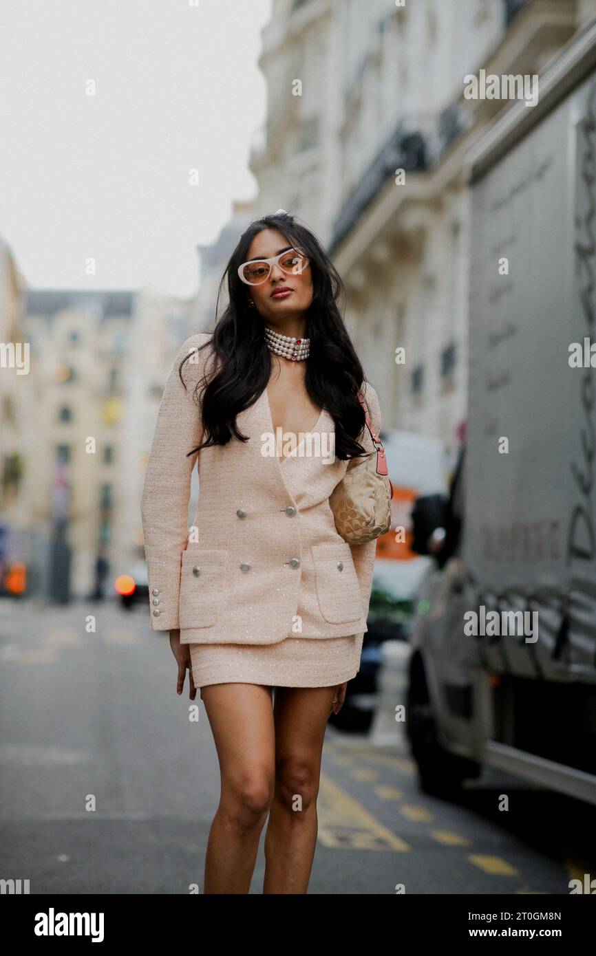 Street Style, Sabrina Bahsoon Ankunft bei Alessandra Rich Spring Summer ...