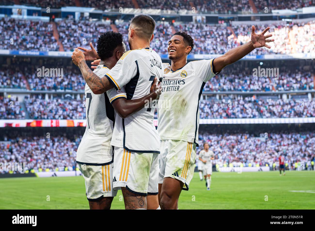 Jose Luis Sanmartin Mato (Joselu) (Real Madrid) feiert sein Tor mit Vinicius Junior (Real Madrid ...