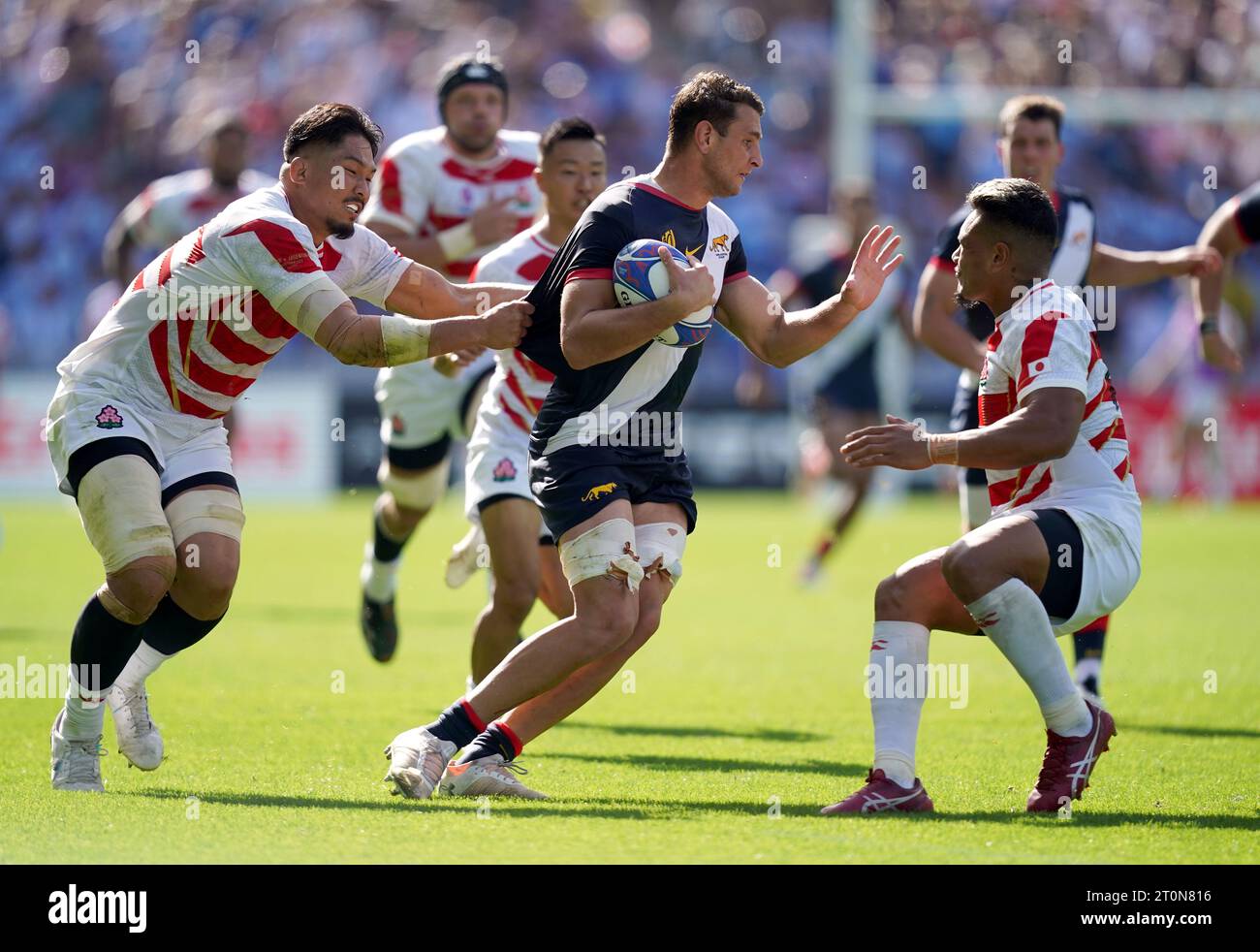 Der Argentinier Juan Martin Gonzalez versucht beim Spiel der Rugby ...