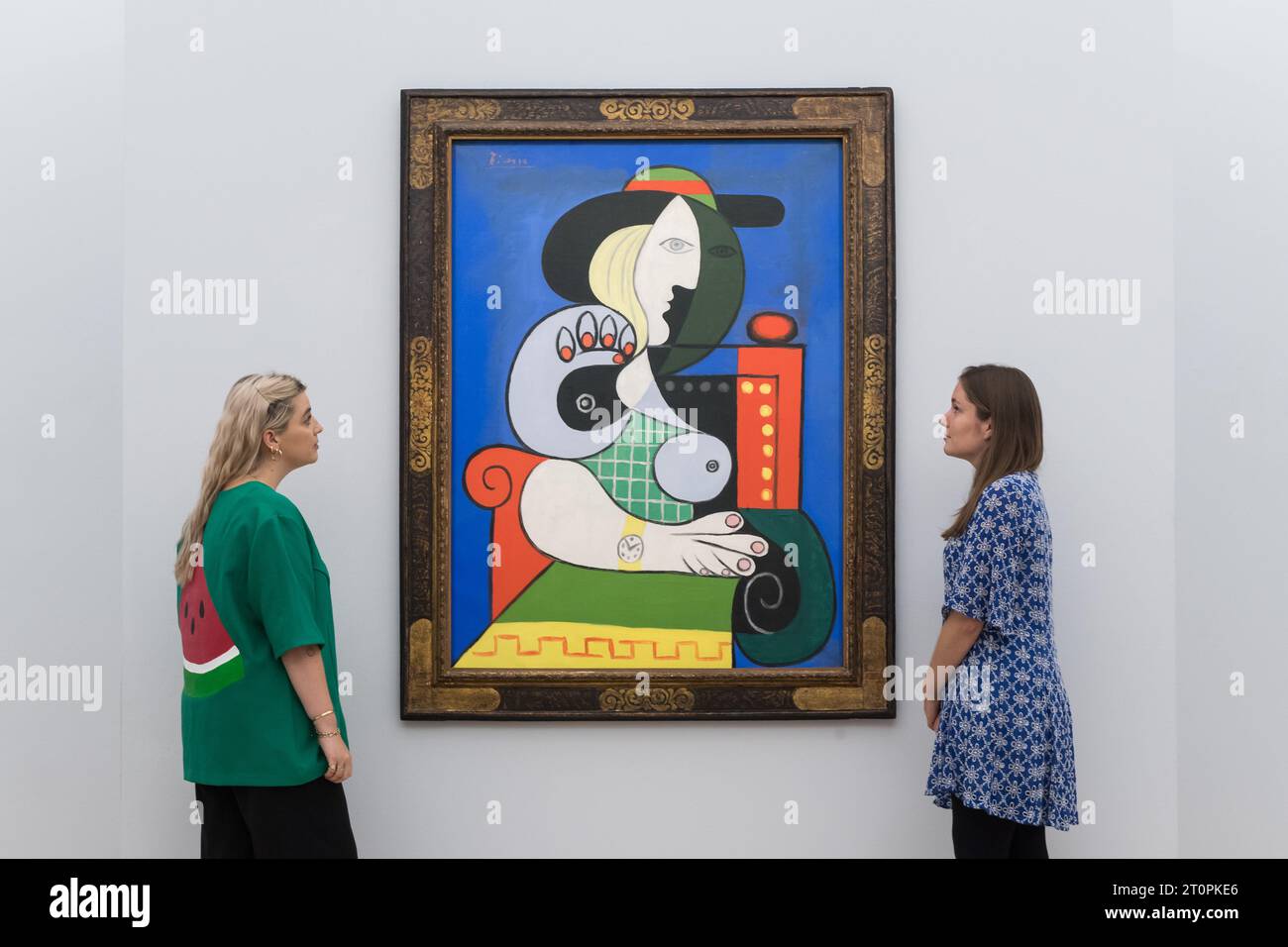 Femme a la montre -Fotos und -Bildmaterial in hoher Auflösung – Alamy