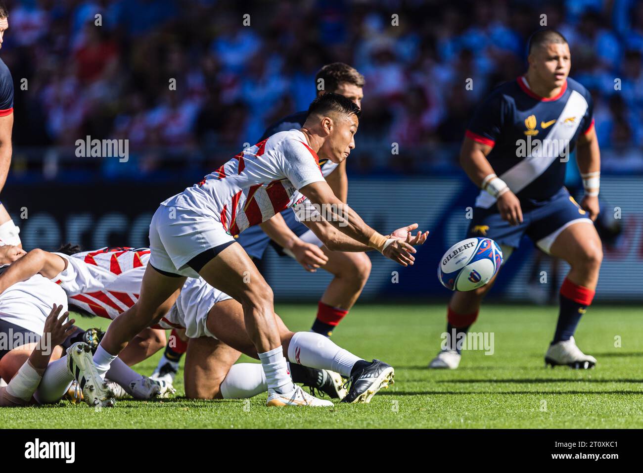 Nantes, Frankreich. Oktober 2023. Naoto Saito aus Japan gibt den Ball ...