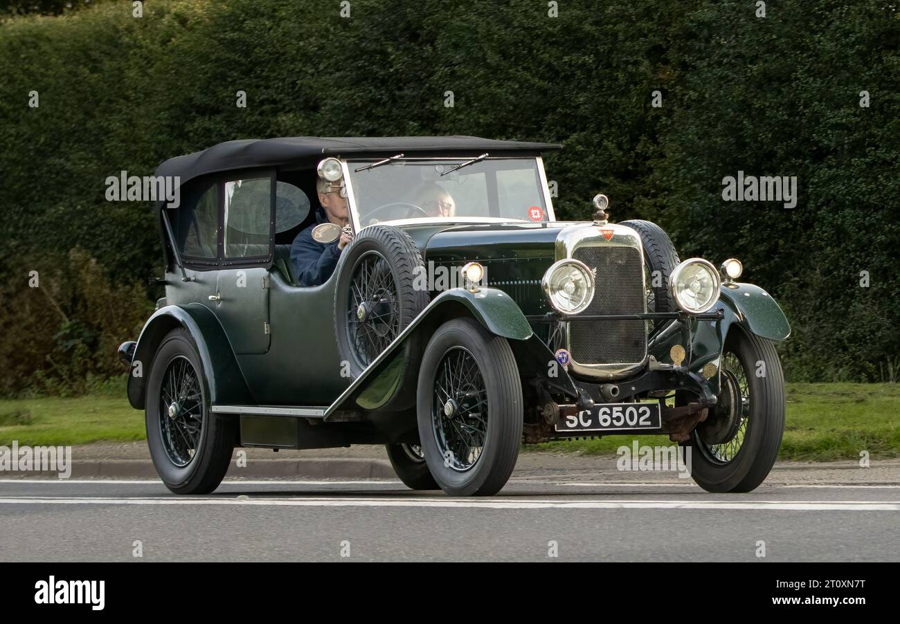 Bicester, Oxon., UK - 8. Oktober 2023: 1930 grüner Alvis Silver Eagle ...