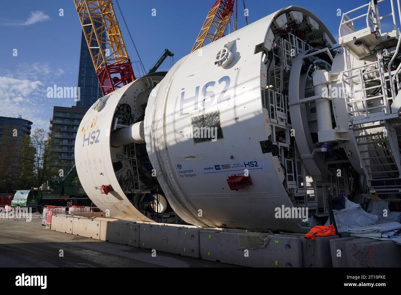 Die Tunnelbohrmaschine (TBM), die noch einen Spitznamen erhalten hat ...