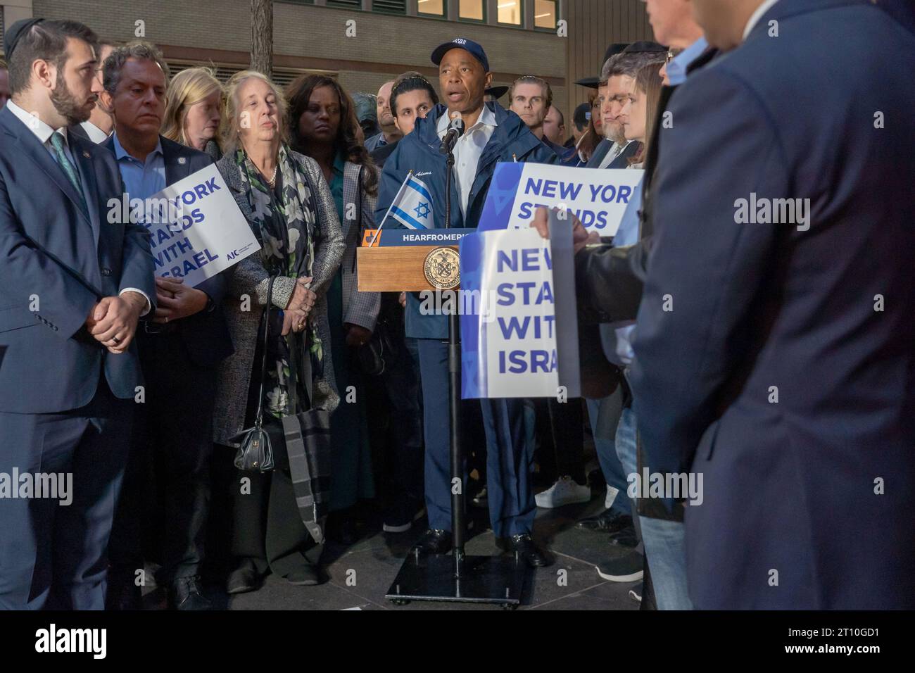 Der Bürgermeister von New York City, Eric Adams, spricht bei einer ...