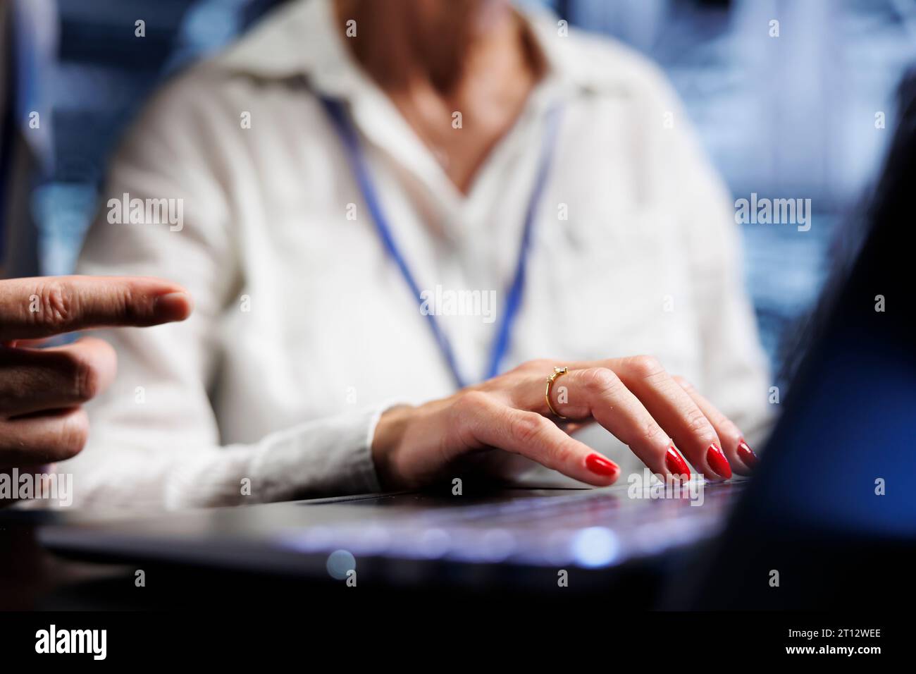 Sachkundige experten -Fotos und -Bildmaterial in hoher Auflösung – Alamy