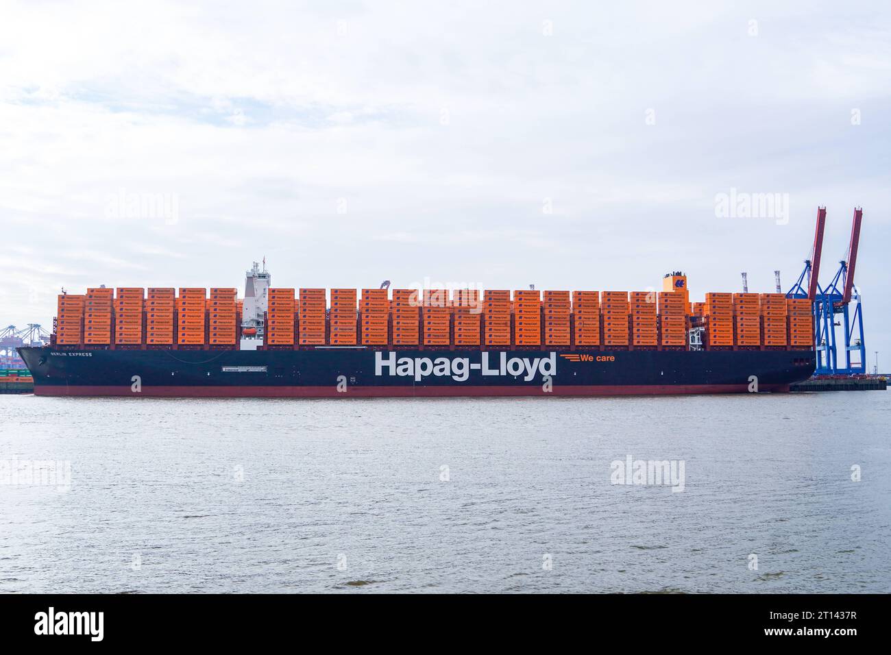 Das zur Zeit größte unter deutscher Flagge fahrende Schiff Containerschiff Berlin Express der ...