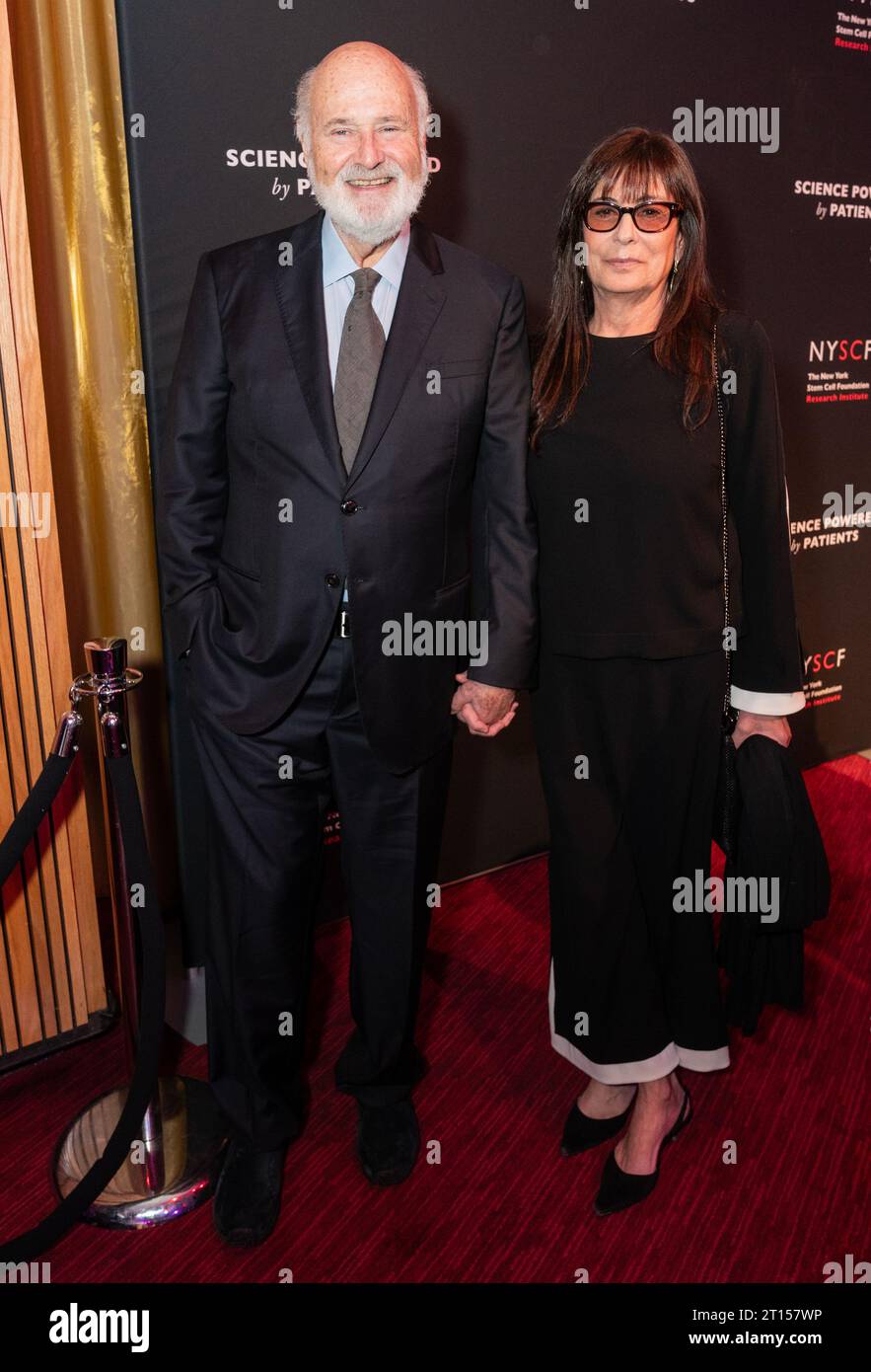 Rob reiner und Michele Singer reiner nehmen am 10. Oktober 2023 an der ...