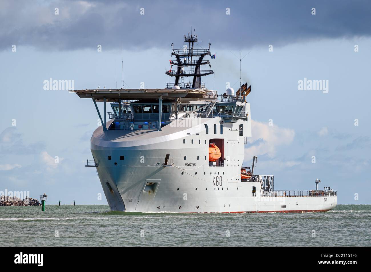 Die RFA Proteus (K60) ist ein Multi-Role Ocean Surveillance Ship, das ...