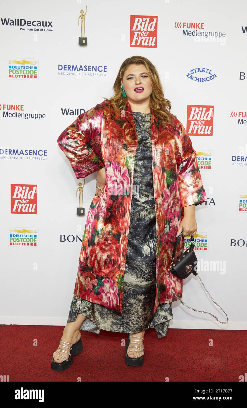 Hamburg, Deutschland. Oktober 2023. Alina, Sängerin, kommt zur Gala ...