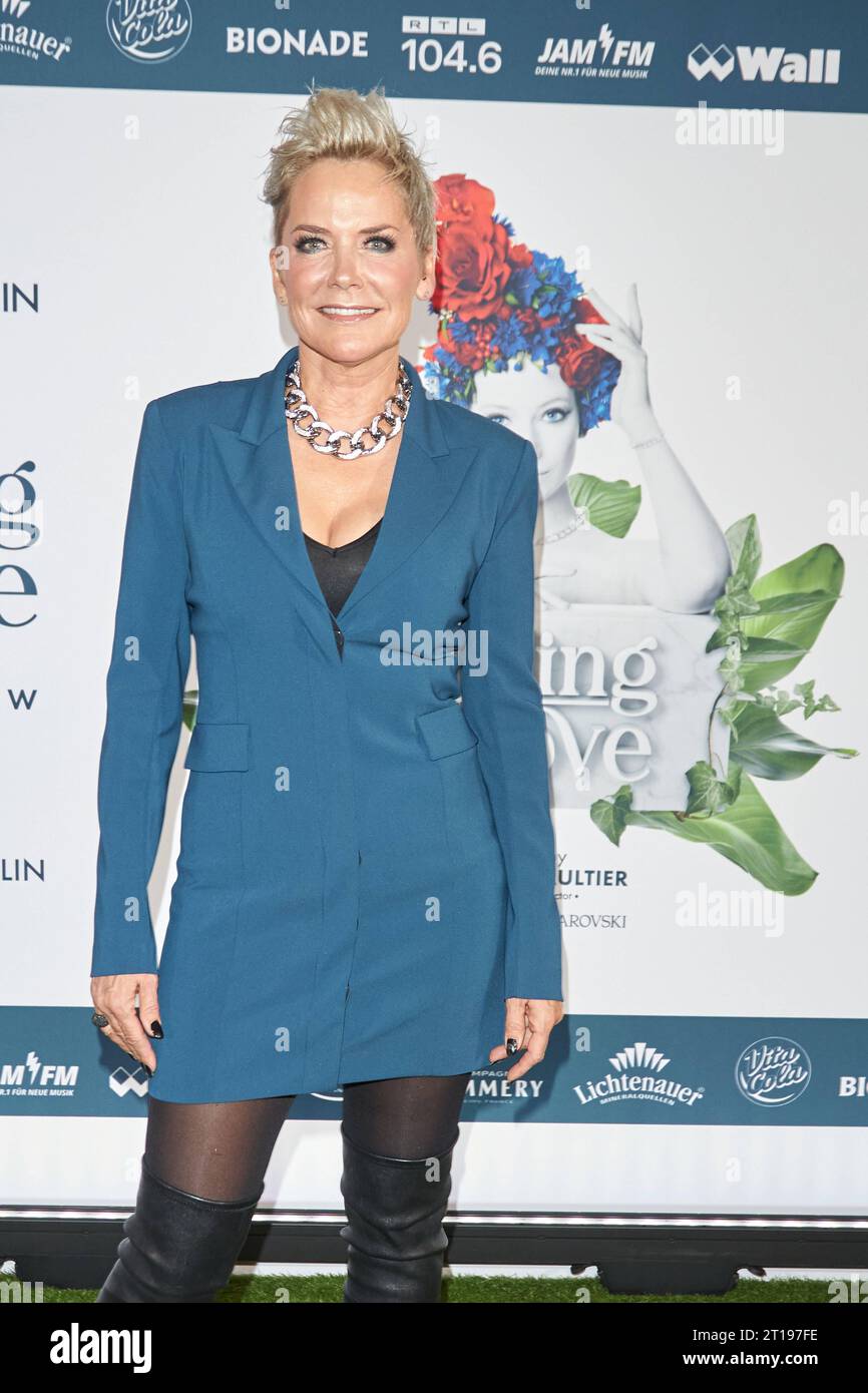Inka Bause - Weltpremiere der Grand Show FALLING IN LOVE im ...