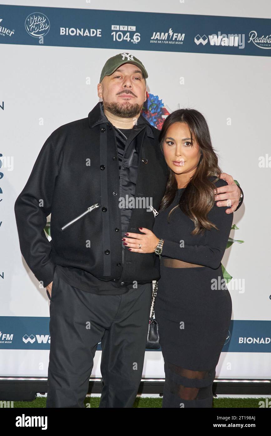 Kool Savas und Maria Yurderi - Weltpremiere der Grand Show FALLING IN ...