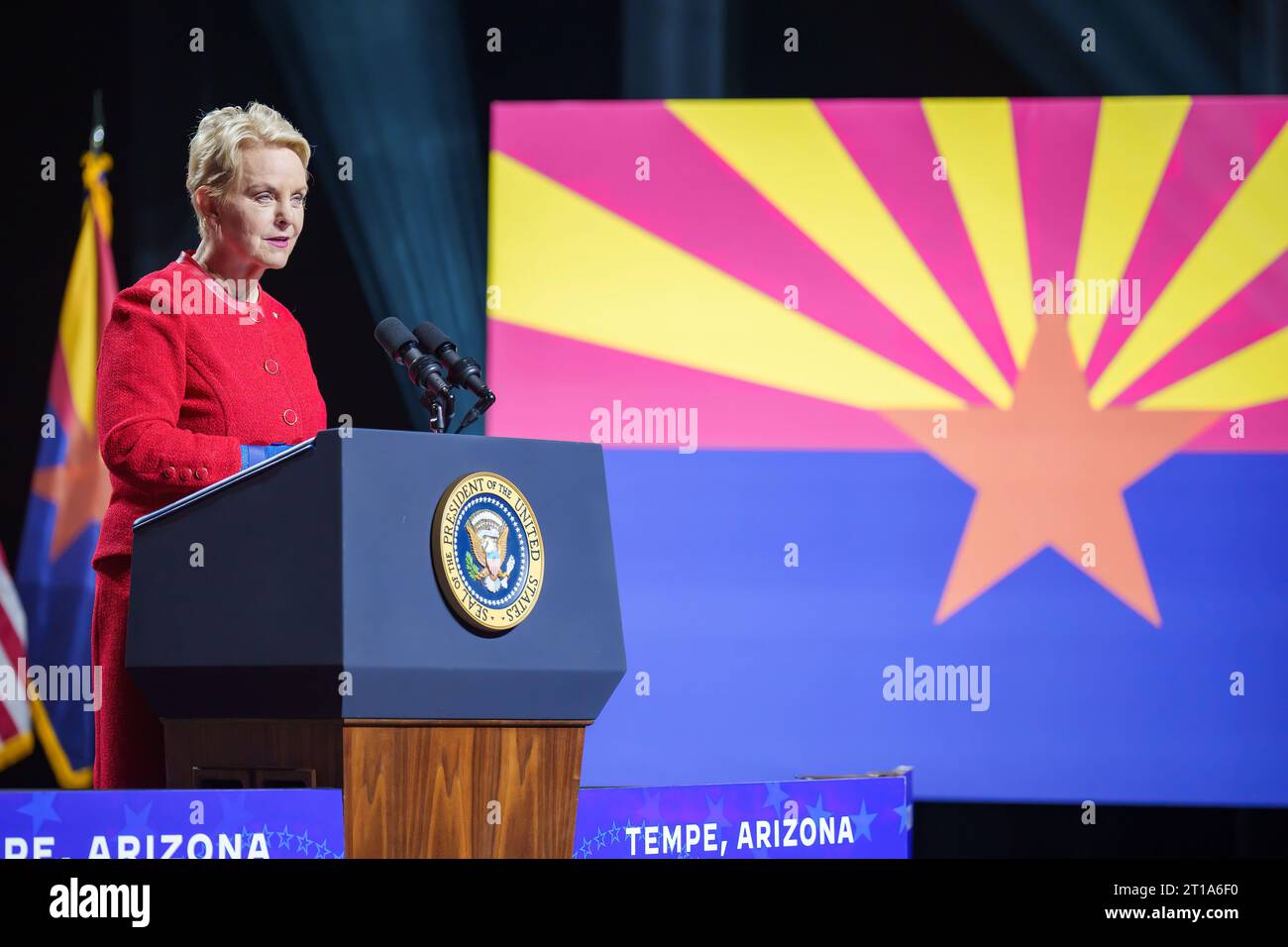 Botschafterin cindy mccain -Fotos und -Bildmaterial in hoher Auflösung ...
