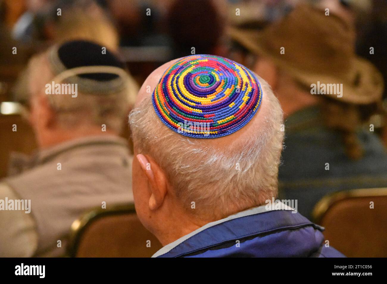 Wayne, Usa. Oktober 2023. Ein Anbeter nimmt an der Gebetswache und dem ...