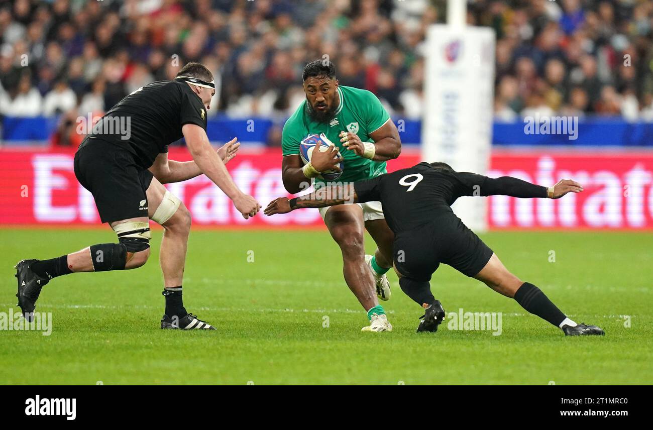 Der irische Bundee Aki wird im Viertelfinalspiel der Rugby ...