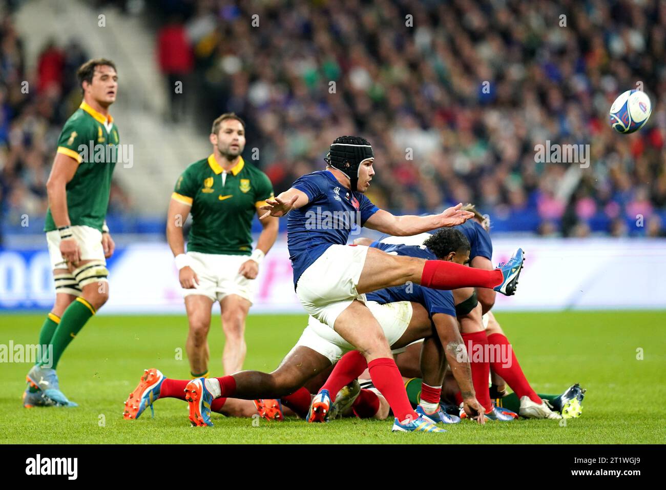 Frankreichs Antoine Dupont tritt beim Viertelfinalspiel der Rugby-Weltmeisterschaft 2023 im ...
