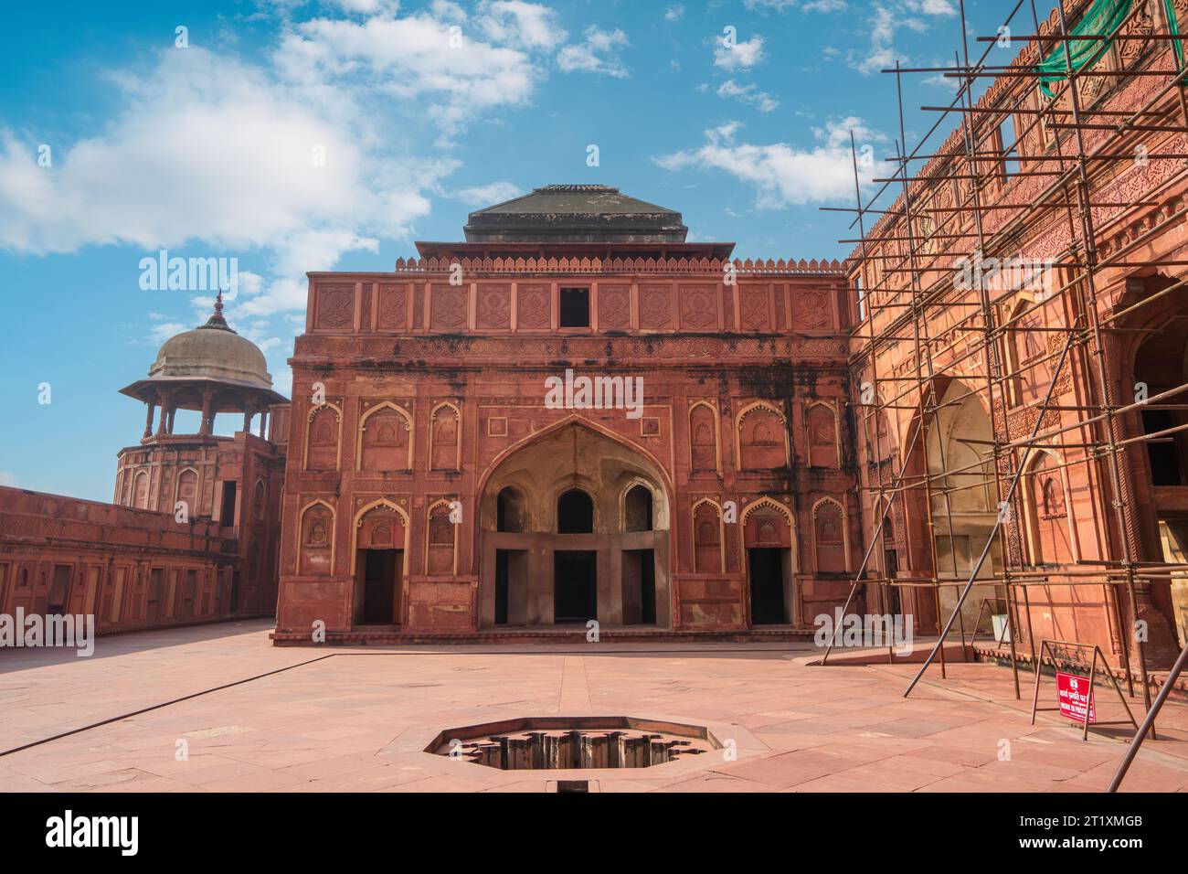Mughal architecture backgrounds -Fotos und -Bildmaterial in hoher Auflösung - Seite 2 - Alamy