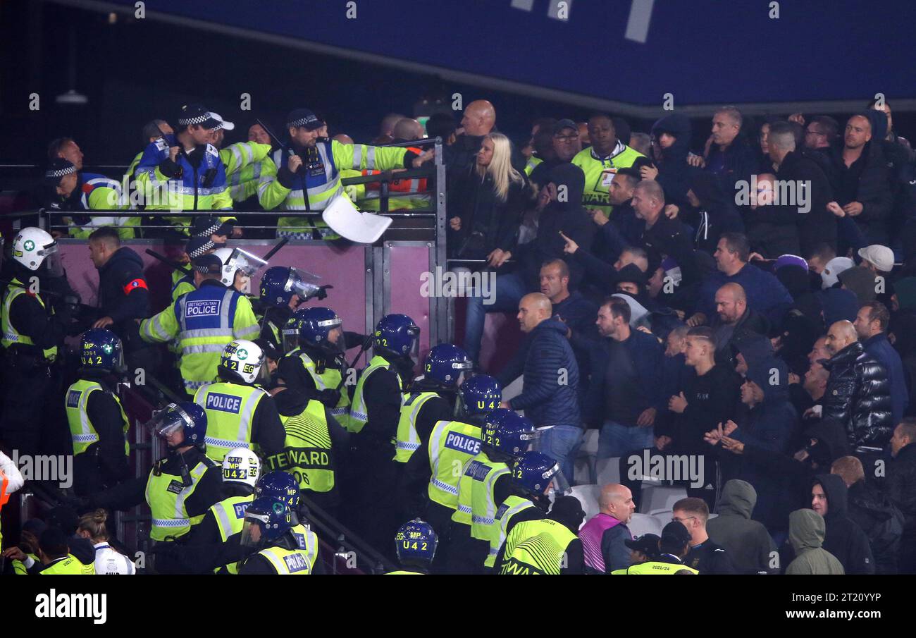 Anderlecht Fans Trouble with Police - West Ham United gegen RSC ... Anderlecht Fans Trouble with Police - West Ham United gegen RSC ...