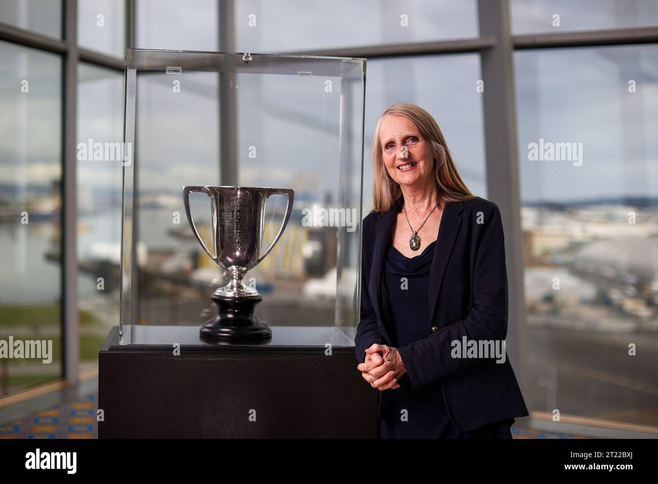 Die ÜBERTRAGUNG DES KORRIGIERENDEN NAMENS VON JANET ROSTRON AN JANET ...
