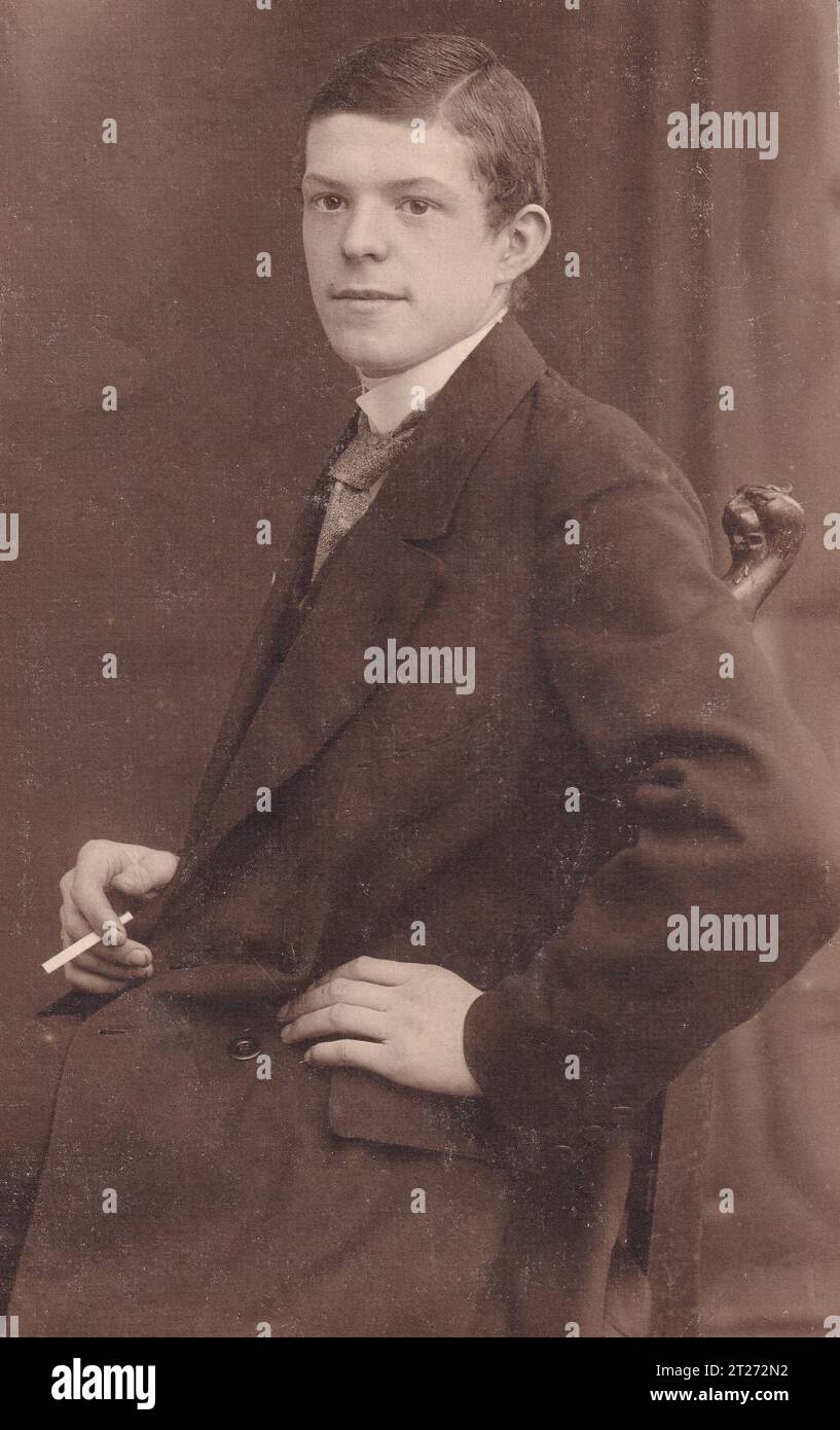 Josef Jakobs (* 1898) kam später als deutscher Spion mit dem Fallschirm ...