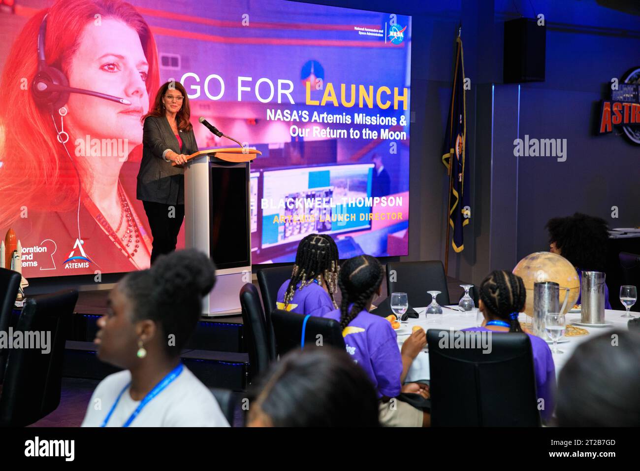 Delta-Wing-Ereignis. Charlie Blackwell-Thompson, Leiter der NASA ...