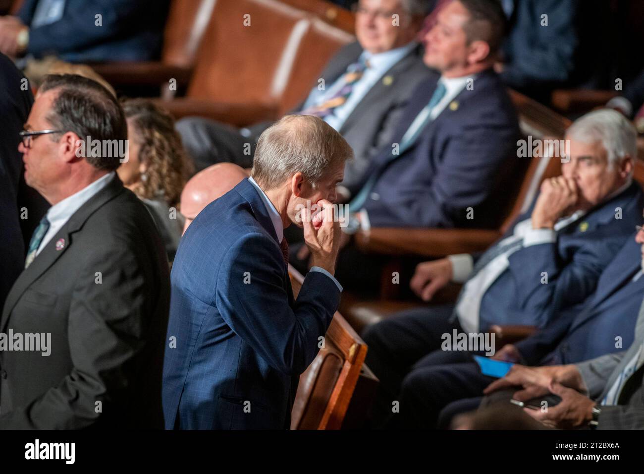 Jim Jordan Republican aus Ohio verlässt die Kammer, nachdem er nicht ...