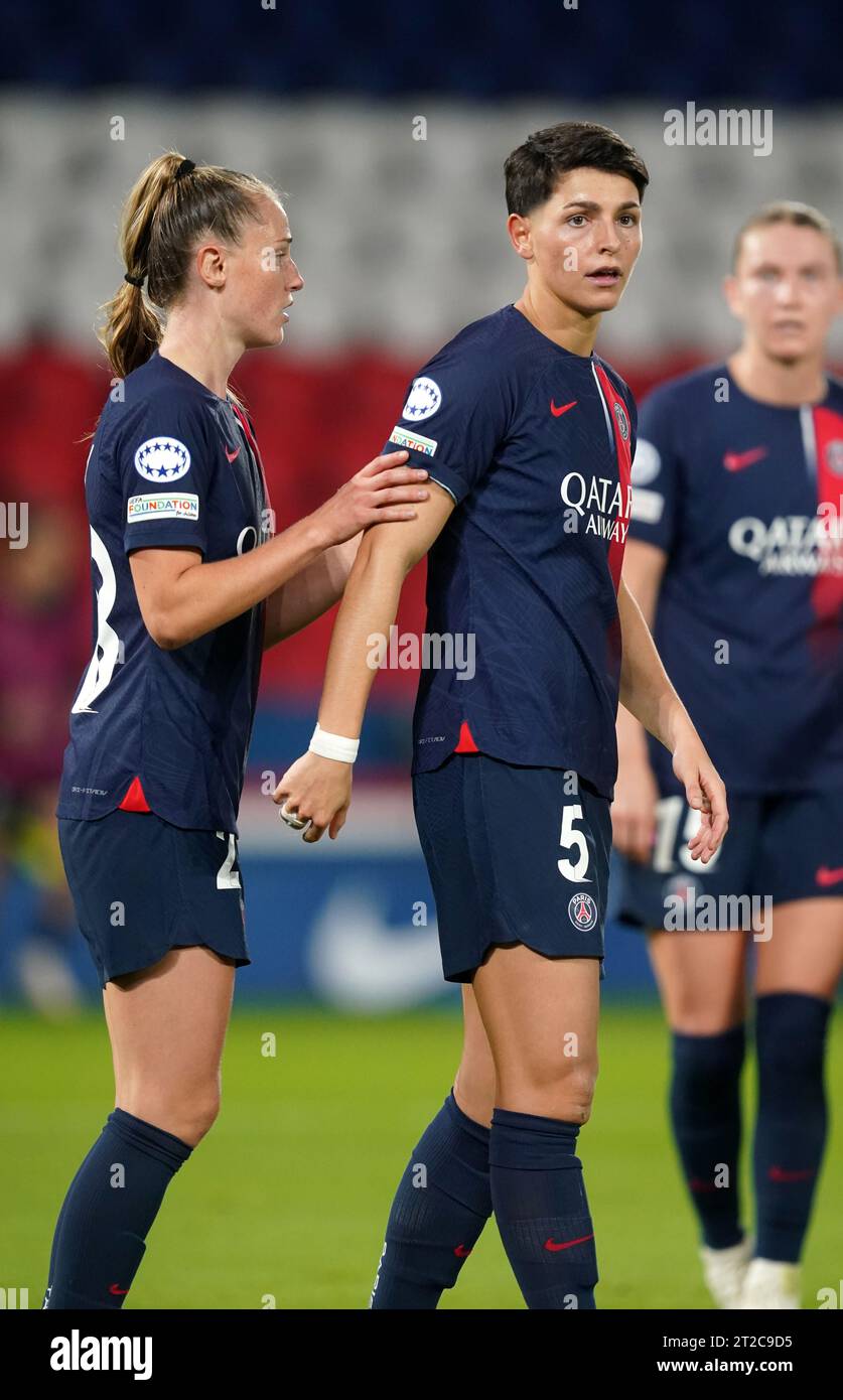 Jade Le Guilly (links) und Elisa de Almeida im Qualifikationsspiel der ...