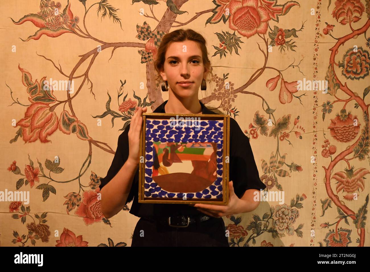 Polychrome keramikschale -Fotos und -Bildmaterial in hoher Auflösung – Alamy