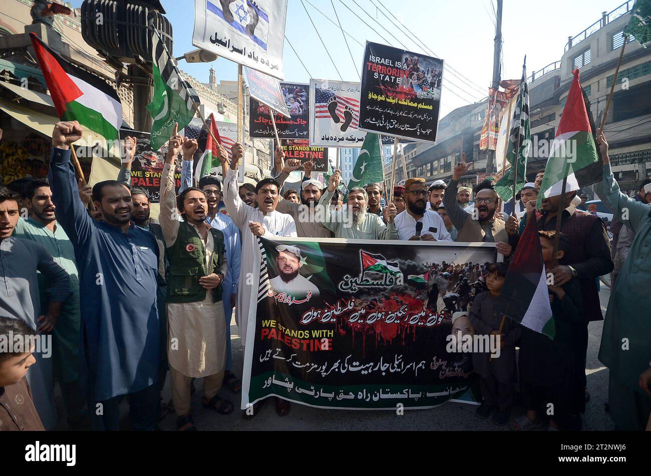 Peshawar, Peshawar, Pakistan. Oktober 2023. Das pakistanische Volk ...