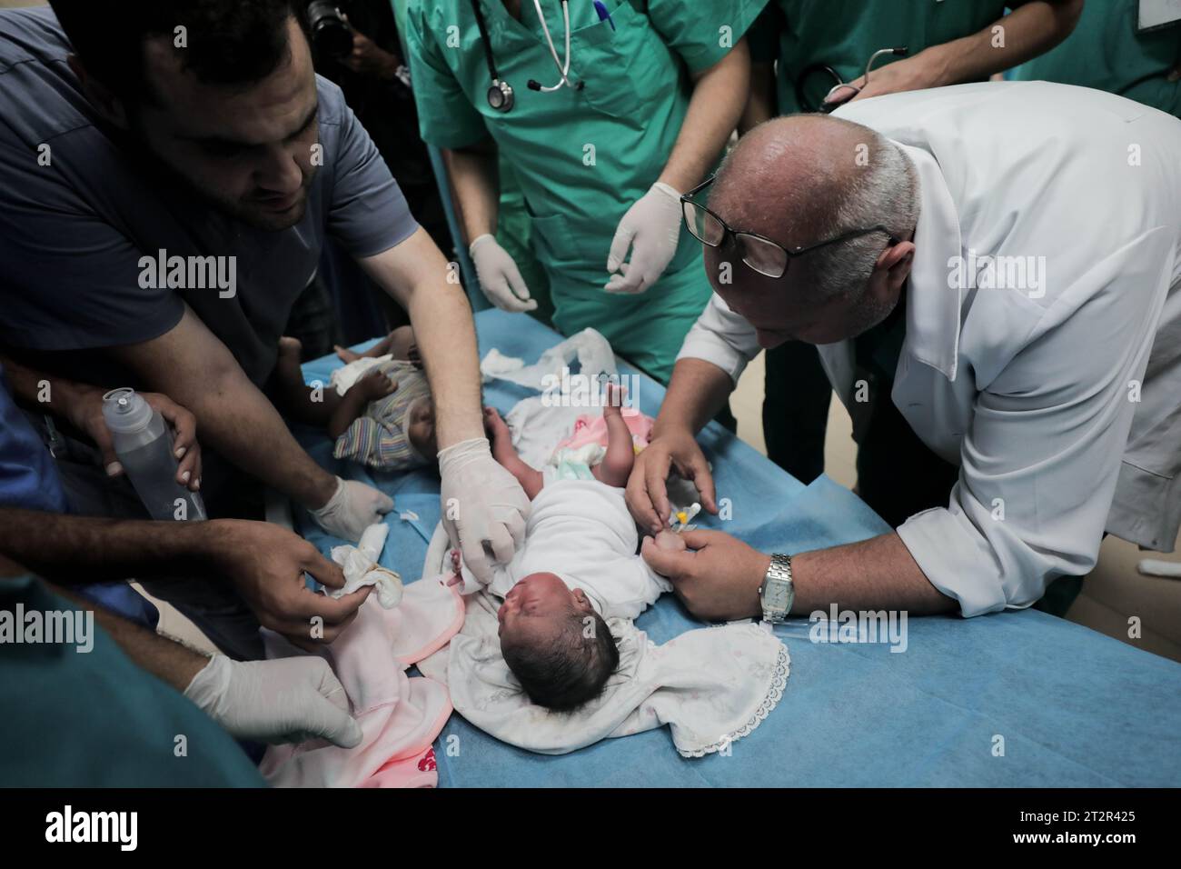 20. Oktober 2023: Gaza, Palästina, 12. Oktober 2023. Babys, die bei den anhaltenden schweren ...