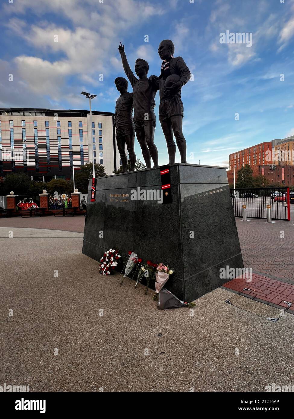 Die United Trinity Statue in Old Trafford, Manchester, erinnert an Sir ...