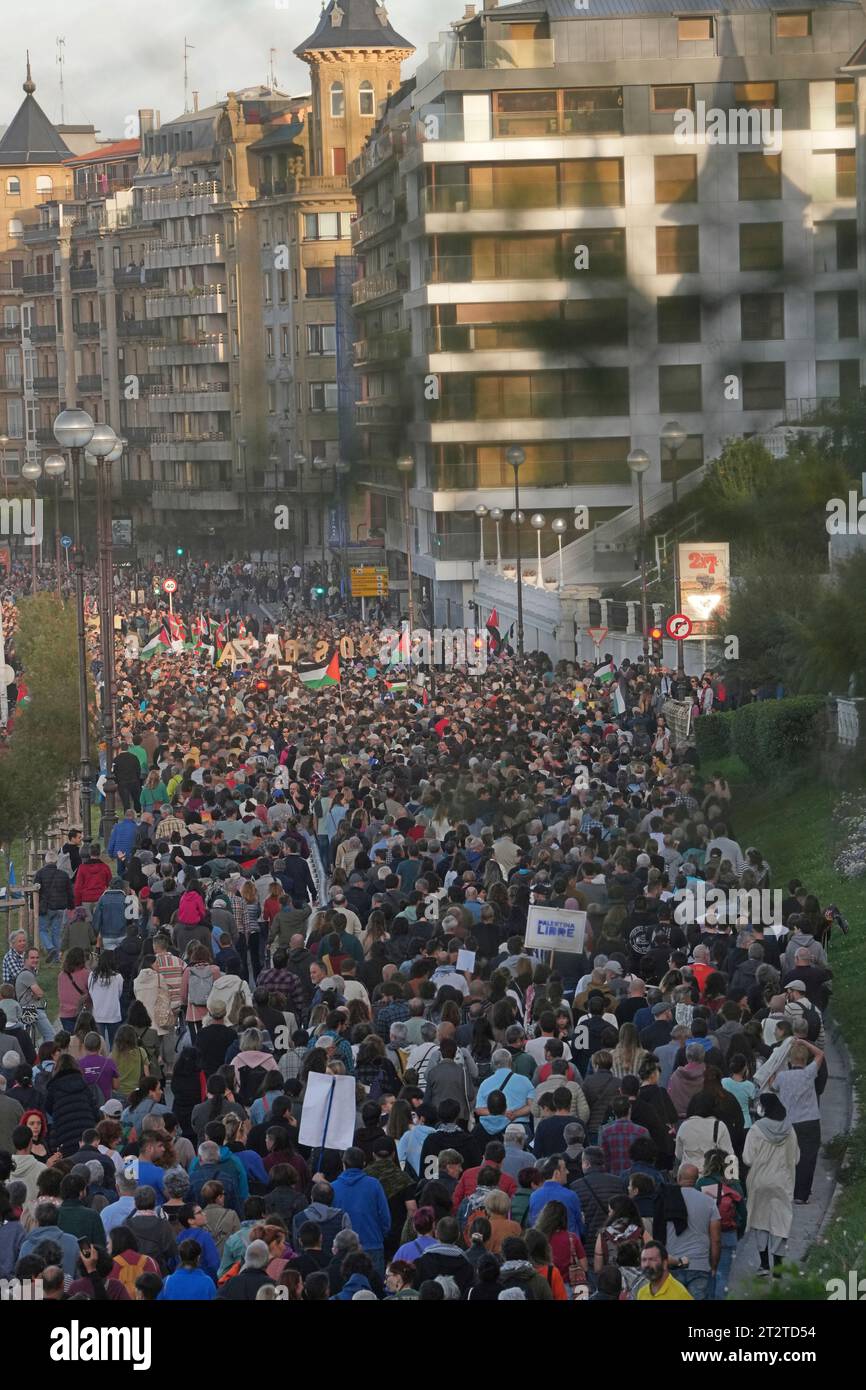 Hundreds of demonstrators during a protest in solidarity with the ...