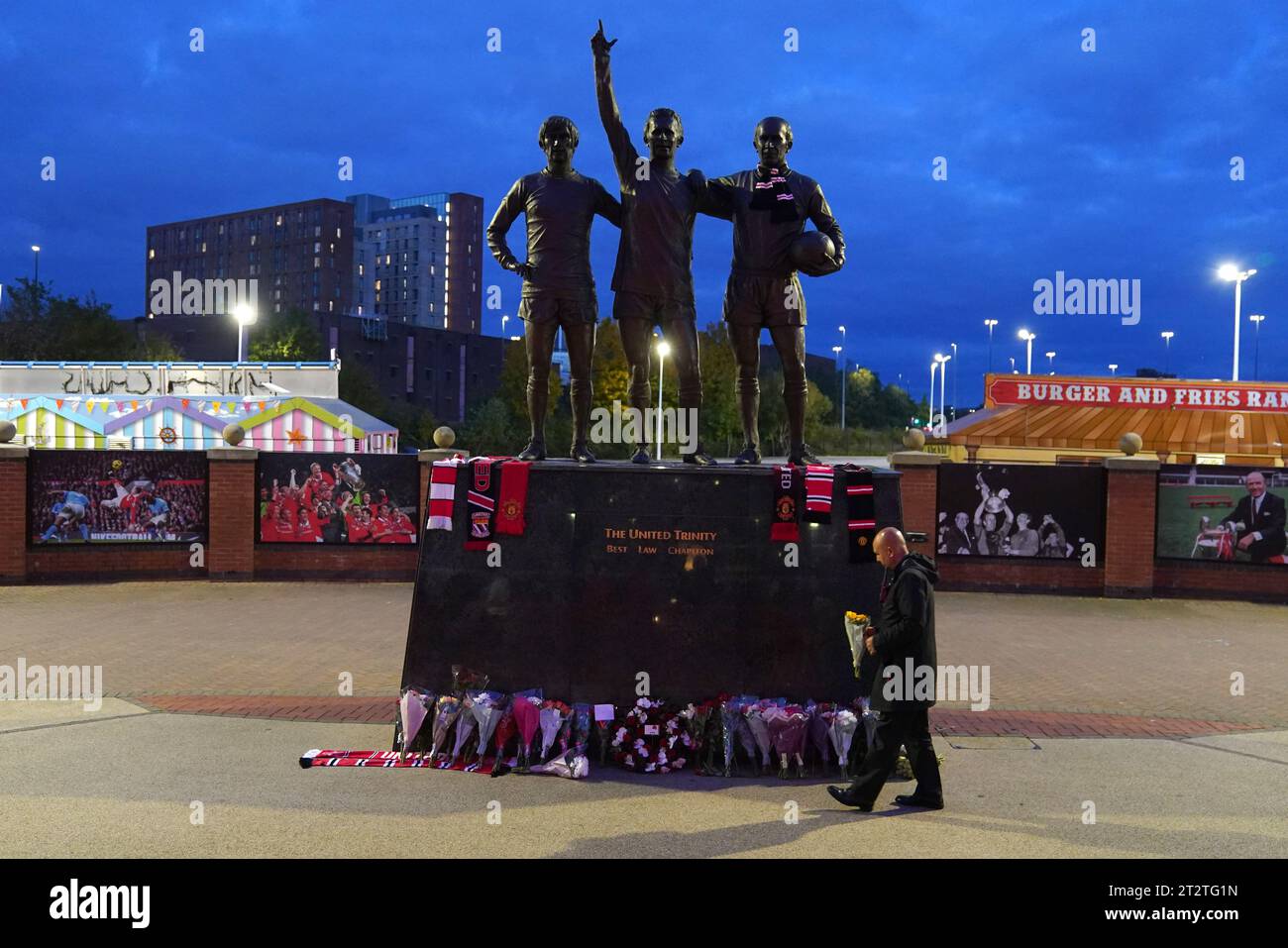 Die United Trinity Statue in Old Trafford, Manchester, erinnert an Sir ...