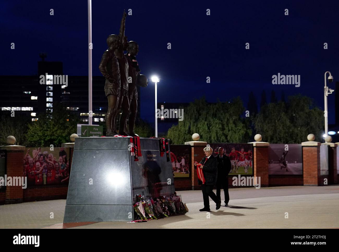 Die United Trinity Statue in Old Trafford, Manchester, erinnert an Sir ...