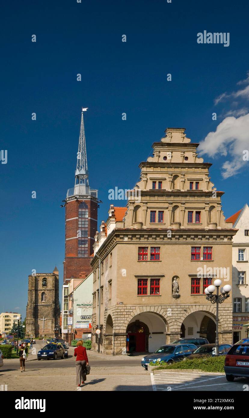 Dom Wagi Miejskiej (Rathaus) und Turm des Neuen Rathauses am Rynek ...