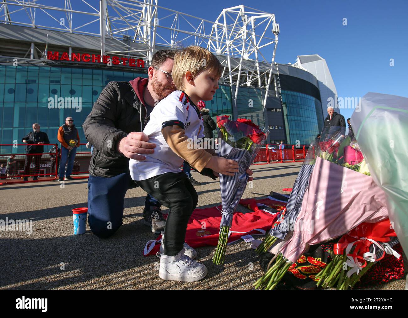Die United Trinity Statue in Old Trafford, Manchester, erinnert an Sir ...