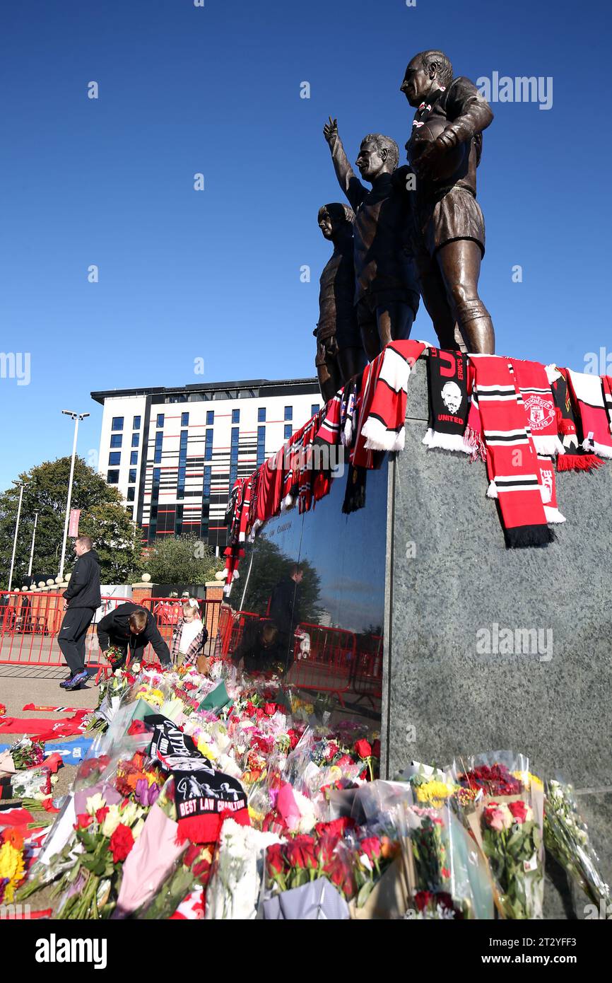 Die United Trinity Statue in Old Trafford, Manchester, erinnert an Sir ...