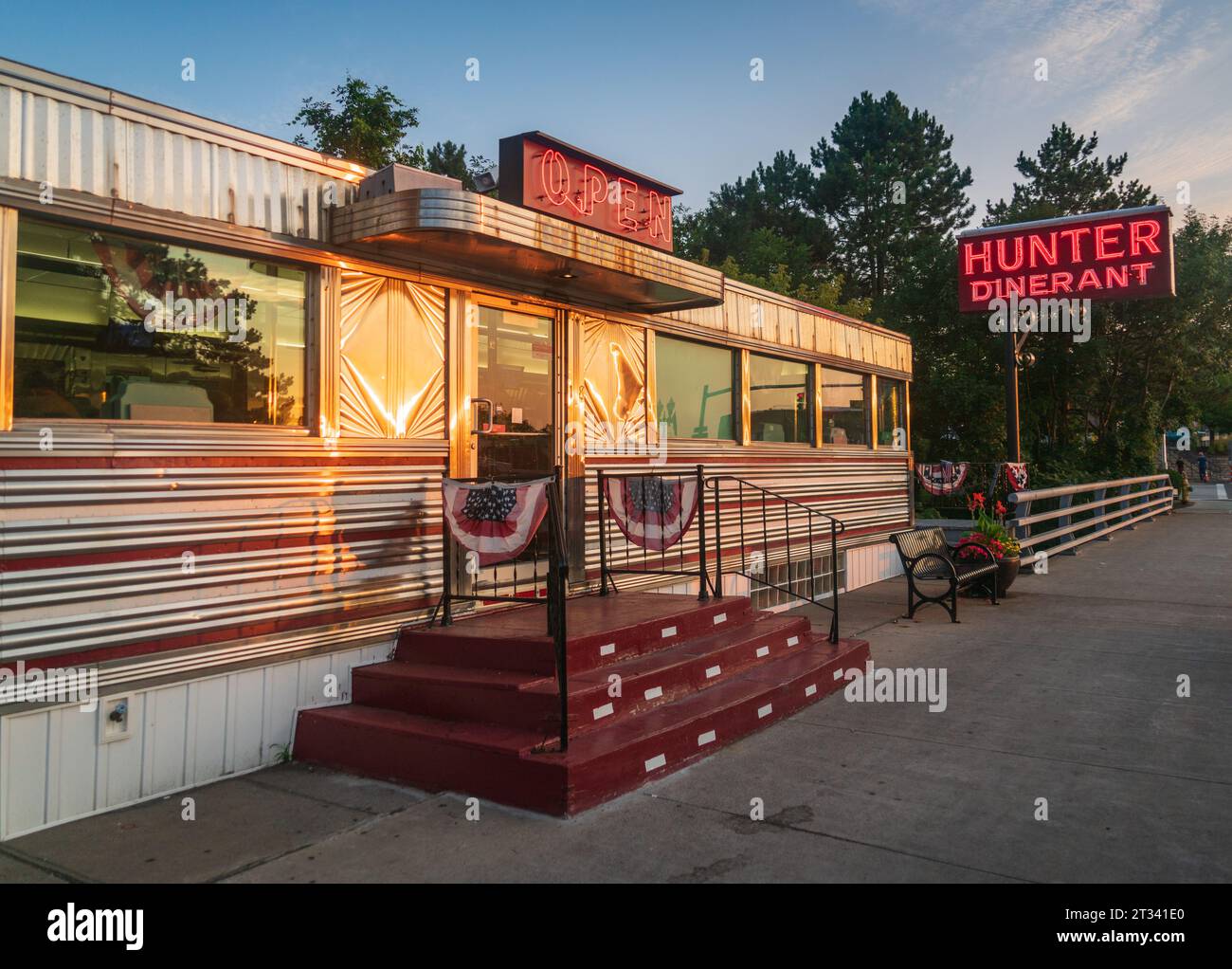 Diner landschaften -Fotos und -Bildmaterial in hoher Auflösung – Alamy