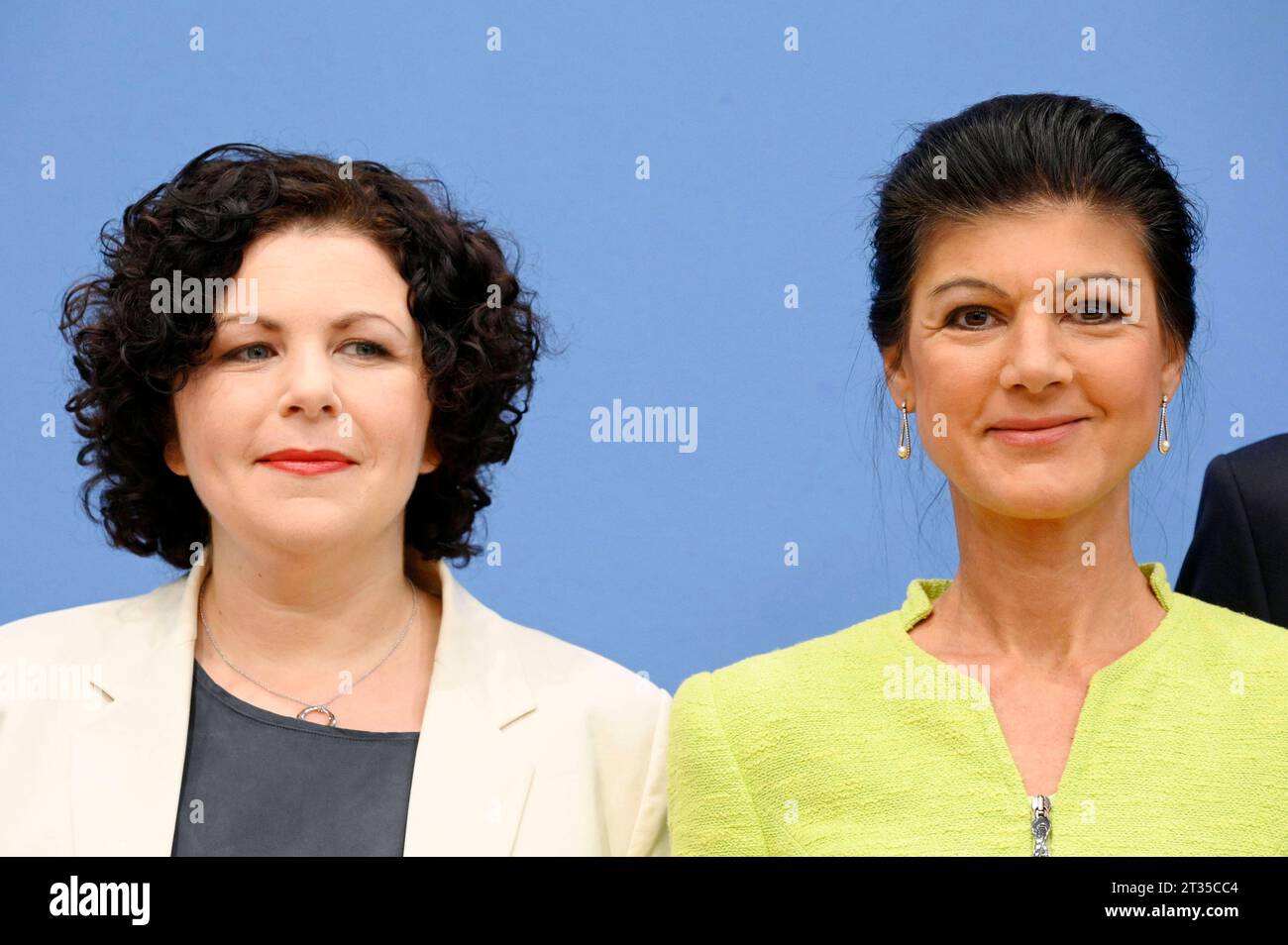 Amira Mohamed Ali und Sahra Wagenknecht bei der Bundespressekonferenz zur Gründung des Vereins ...