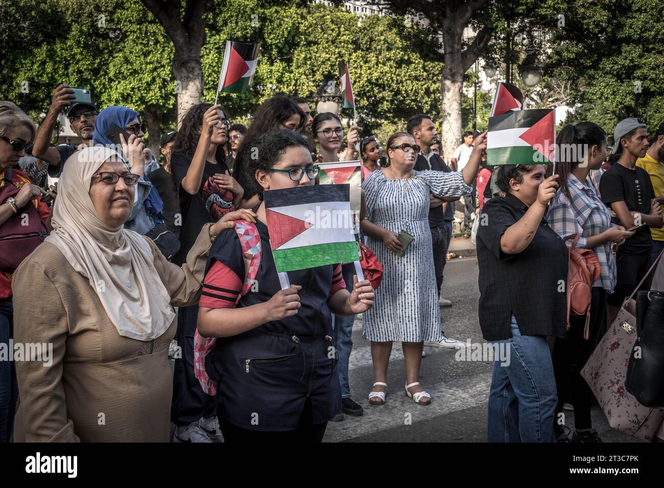 Die Frauen, die während der Kundgebung in der Innenstadt von Tunis nach ...