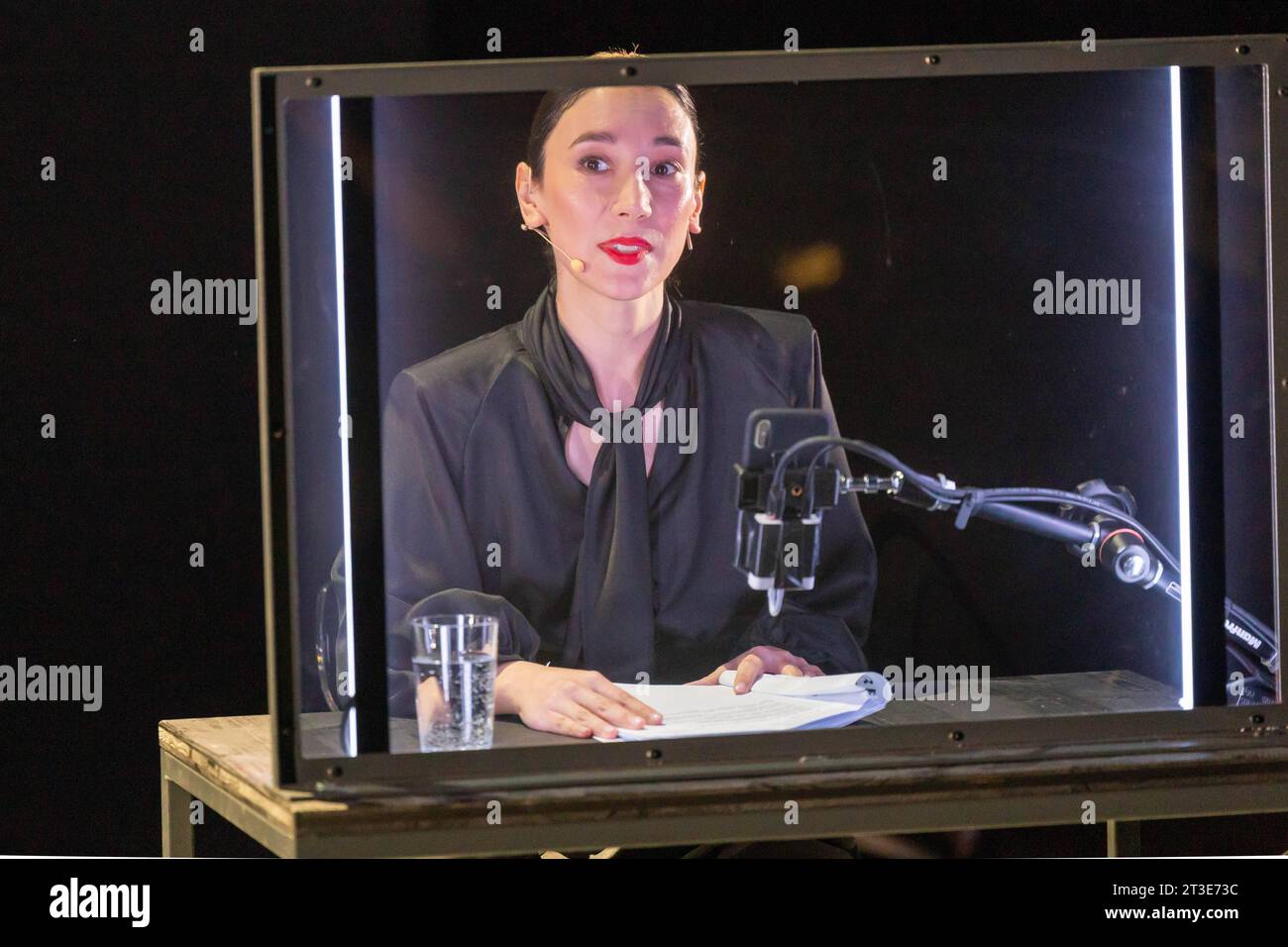 REGIE: Max Lindemann, Ausstattung: Janina Kuhlmann, Video: Luna ...