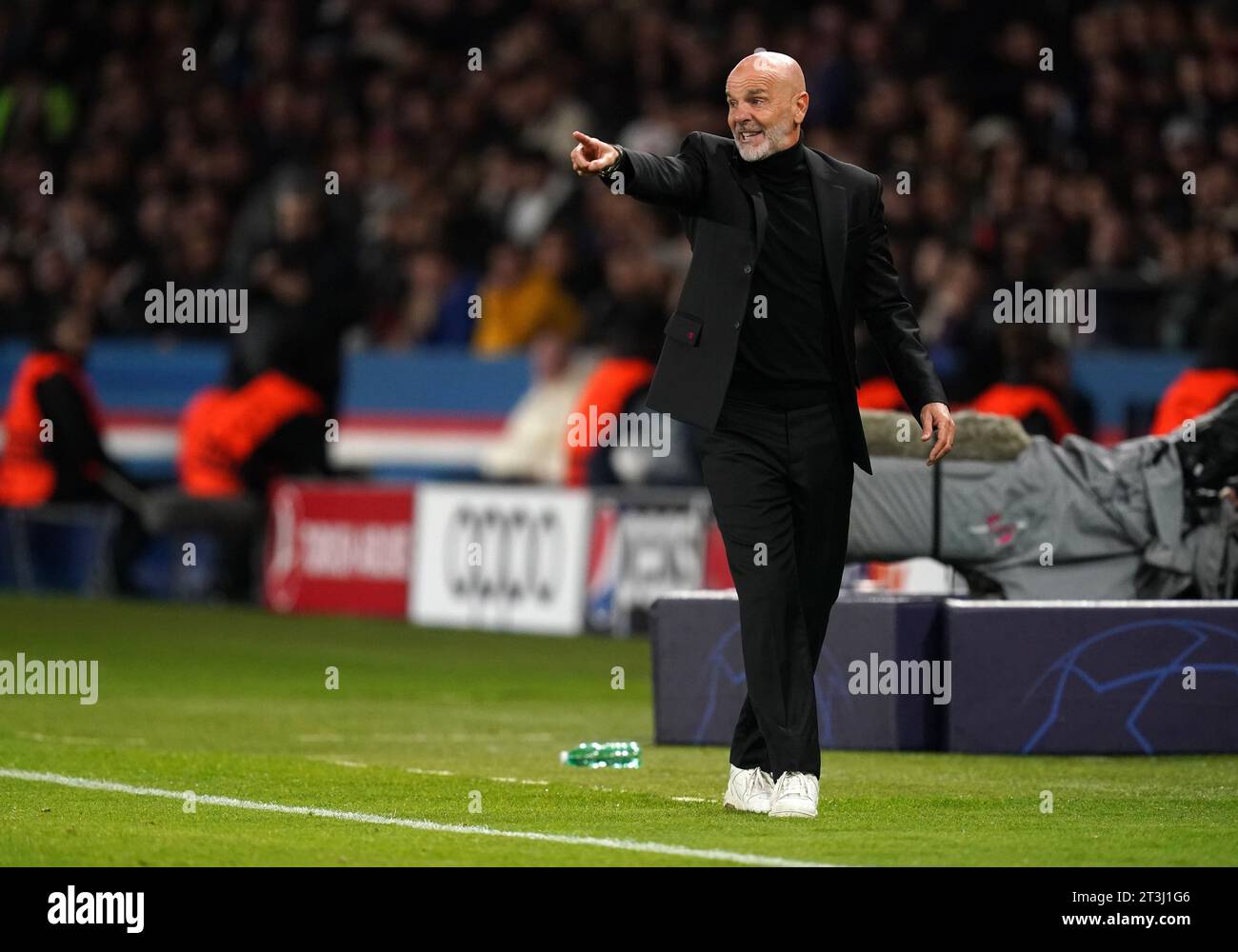 Stefano Pioli, Trainer des AC Mailand, ist beim Spiel der Gruppe F der ...