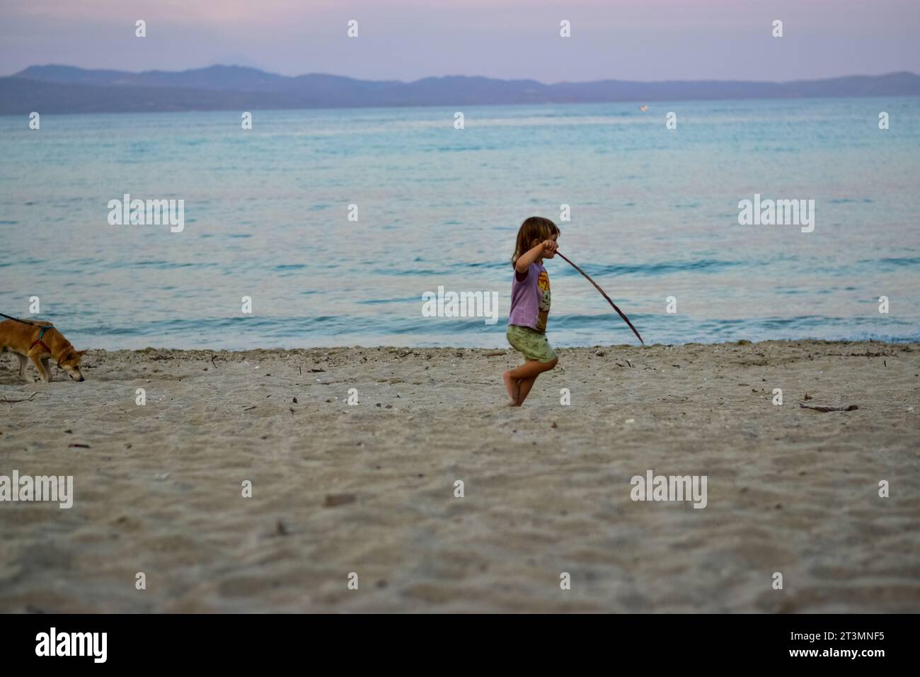 Strand kind -Fotos und -Bildmaterial in hoher Auflösung – Alamy
