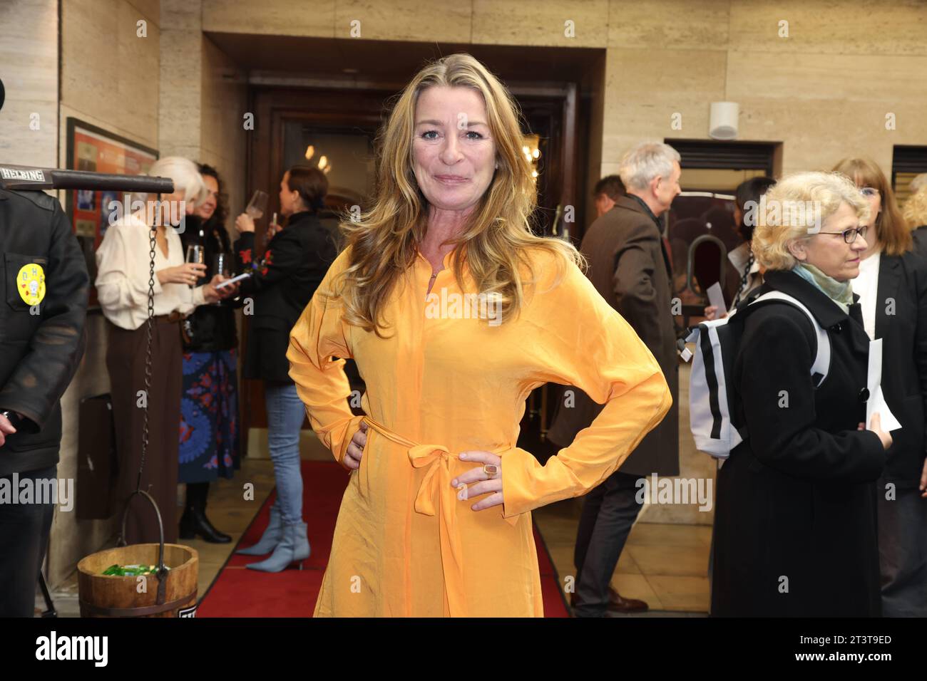 Fuchs theater -Fotos und -Bildmaterial in hoher Auflösung – Alamy