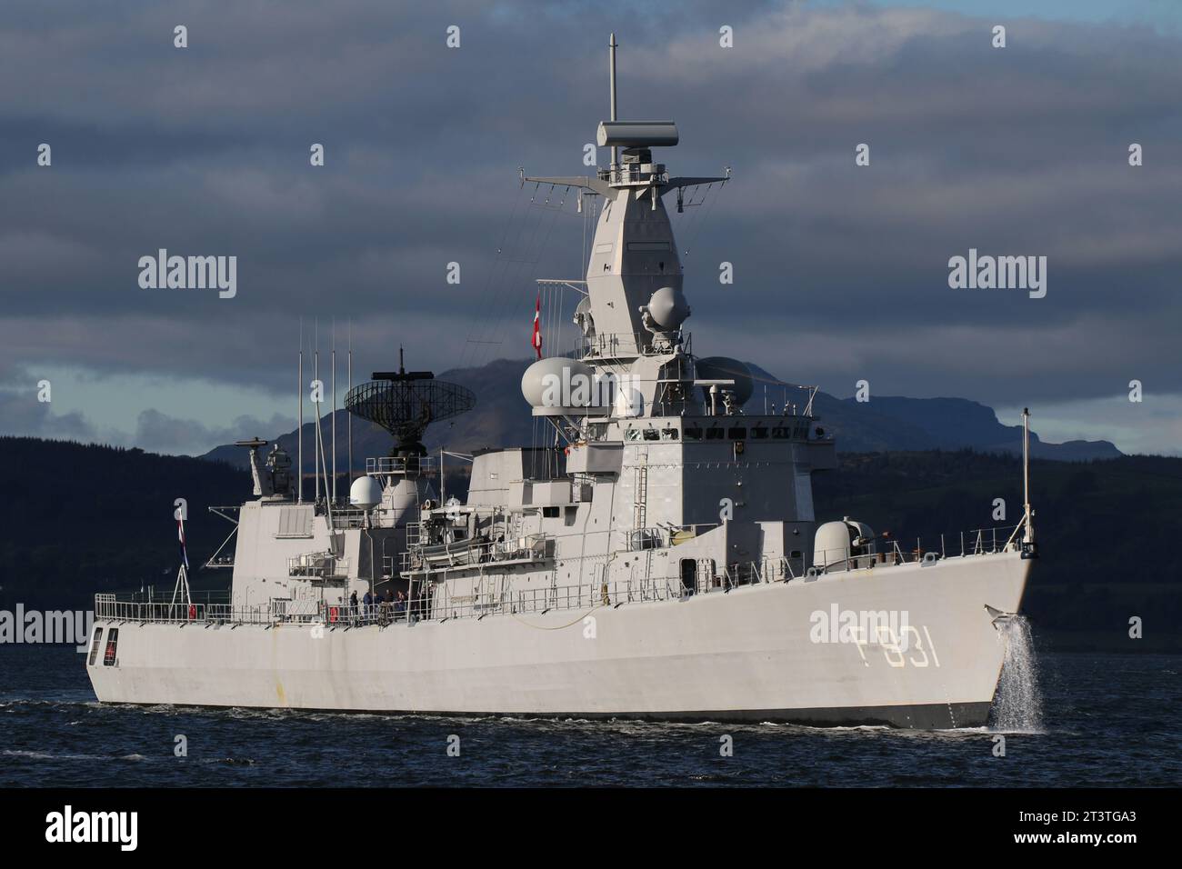 Zr. Frau Van Amstel (F831), eine Mehrzweckfregatte der Karel-Portier ...