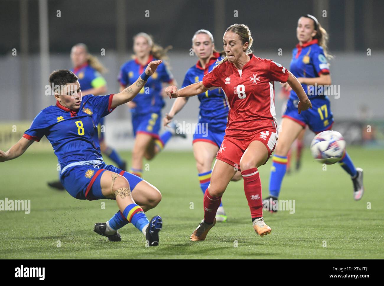 TA'qali, Malta. Oktober 2023. Die Malteserin Rachel Cuschieri (R) tritt ...