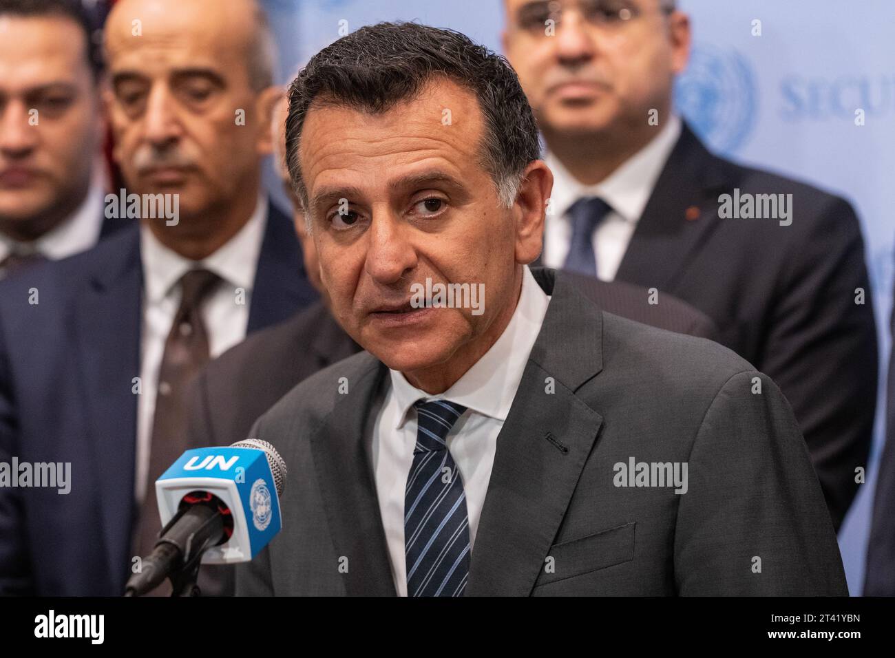 Jordaniens Botschafter Mahmoud Daifallah Hmoud spricht bei der ...